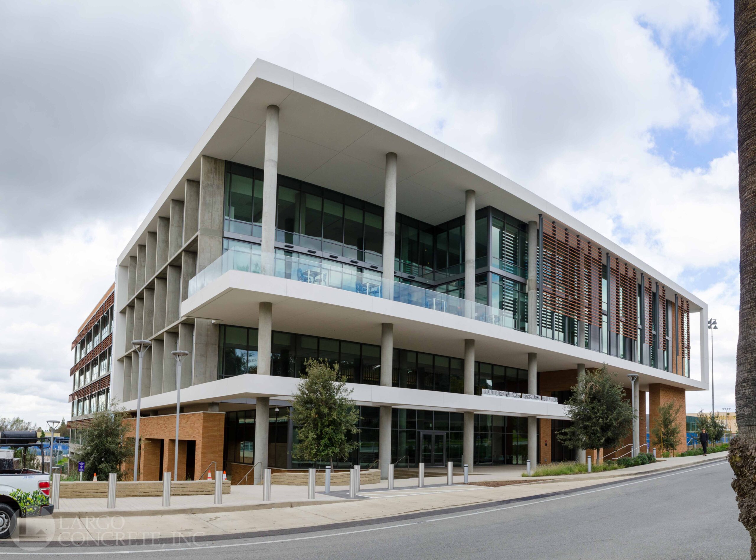 UC Riverside Multidisciplinary Research Building Tops-Out