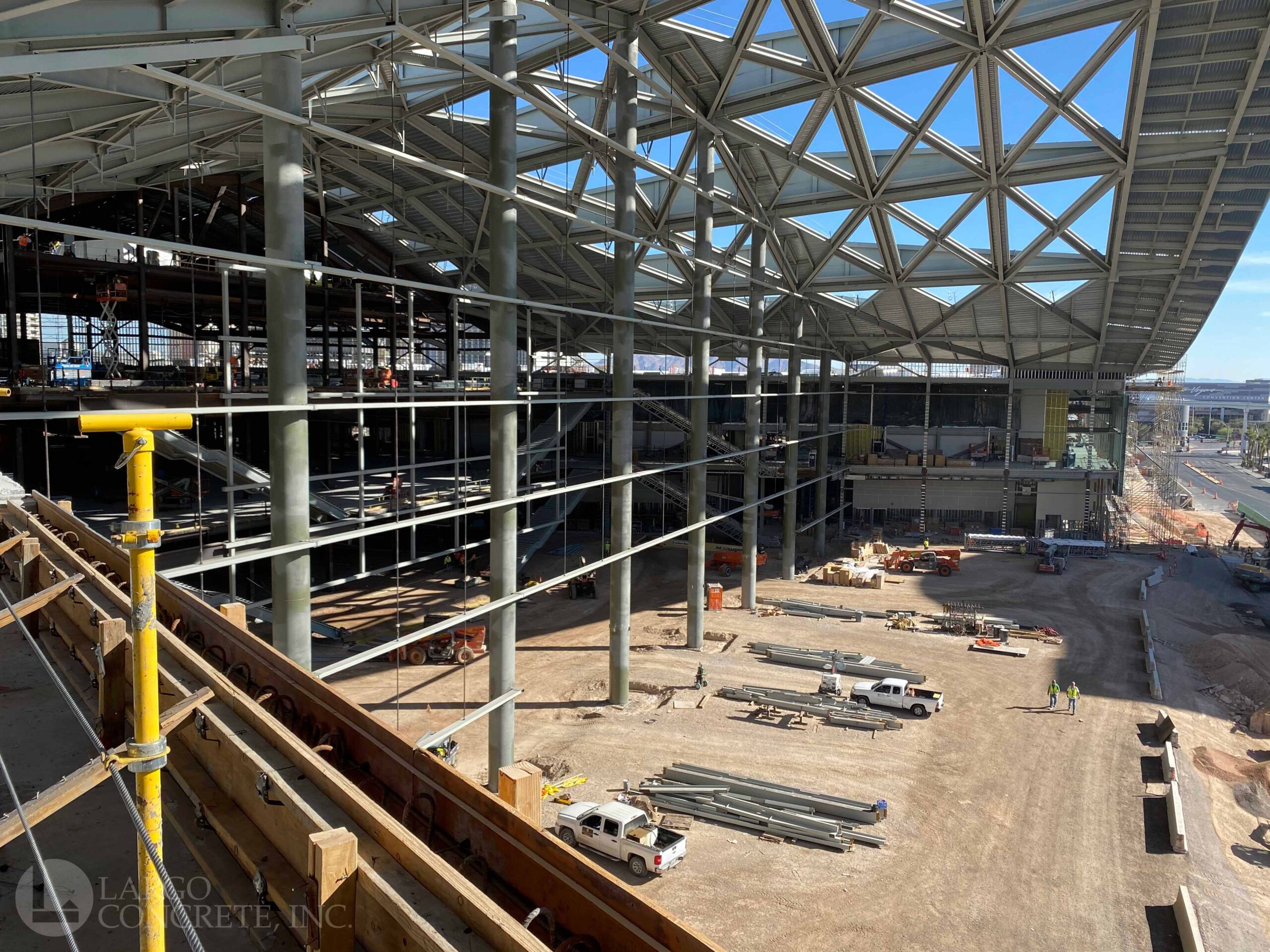 Largest Column-Free Space in North America Pours Out at the Las Vegas ...